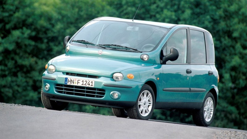 Los 10 coches más feos de la historia