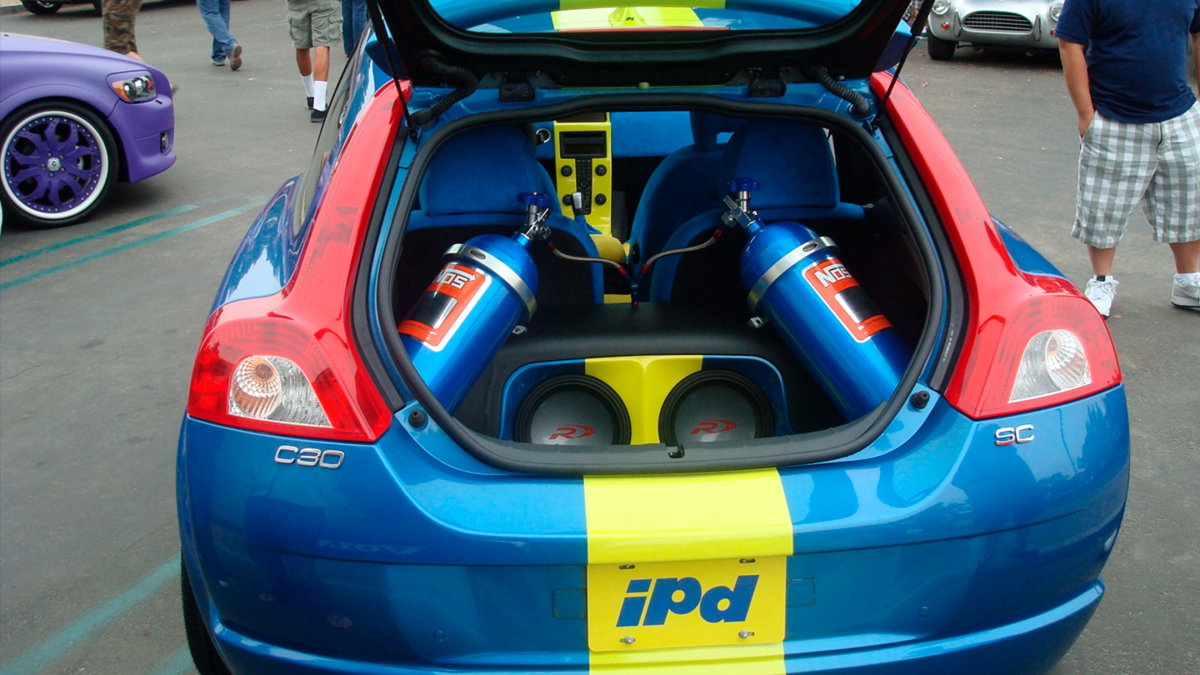 Qué es y cómo funciona exactamente el nitro de un coche